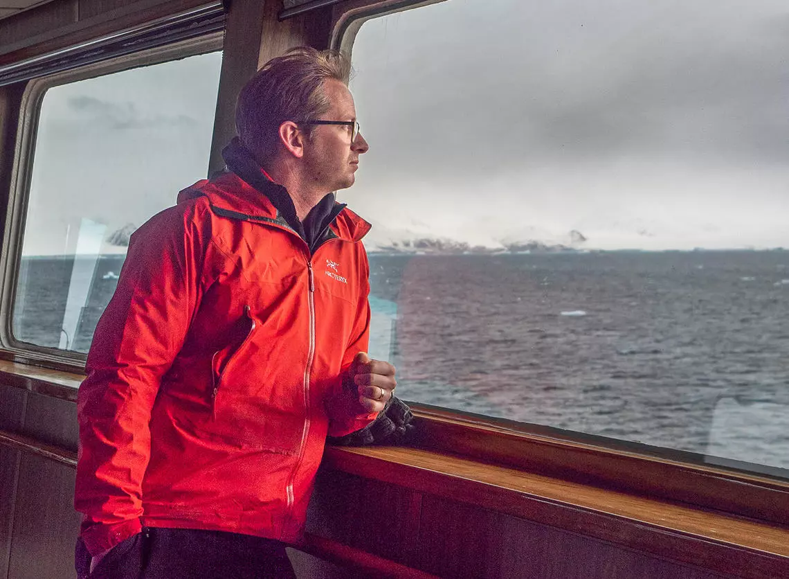 Arctic marine researcher measures the ocean’s contribution to combating ...